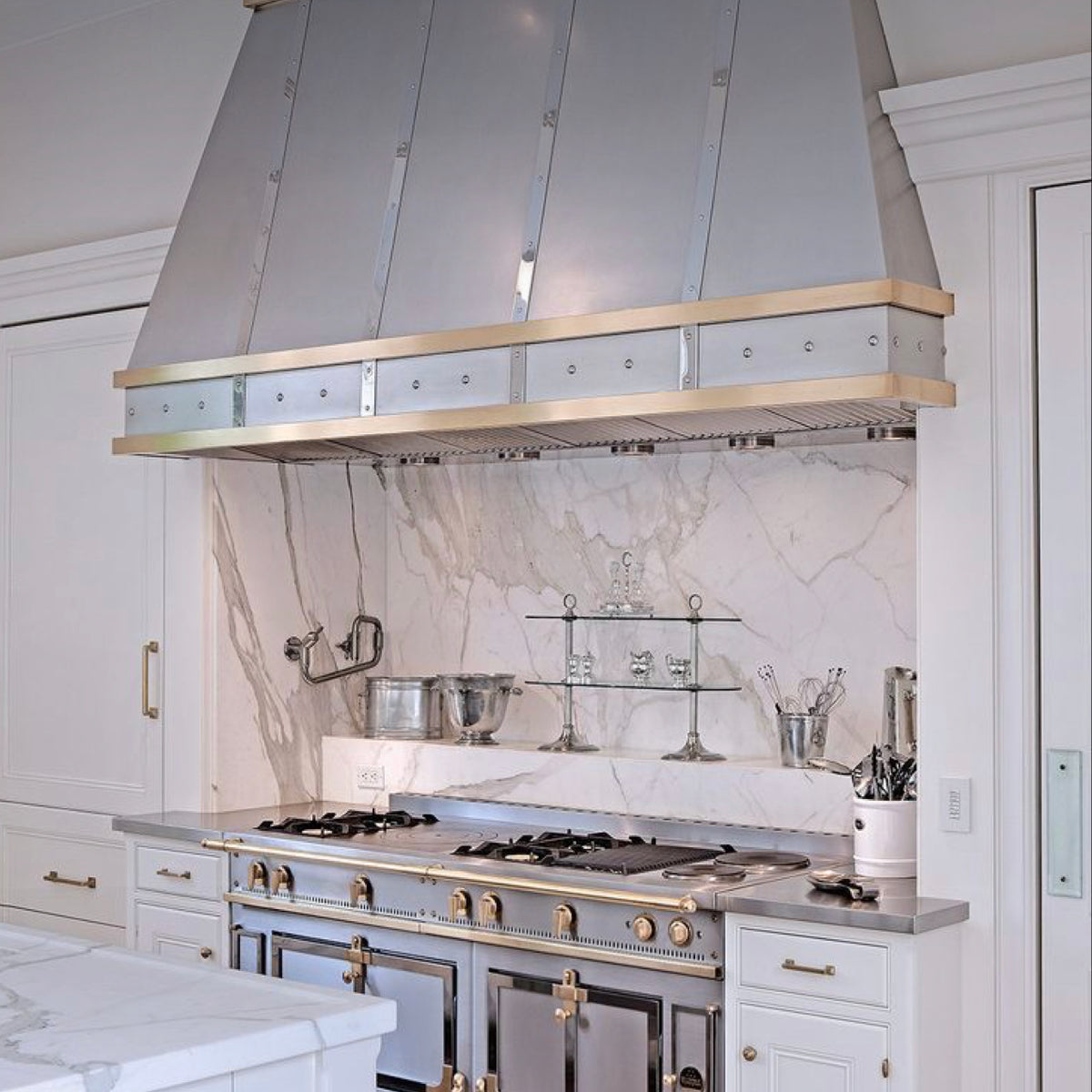 RHM Custom Stainless Steel Slope Vent Hoods with Brass Straps for Heat ...